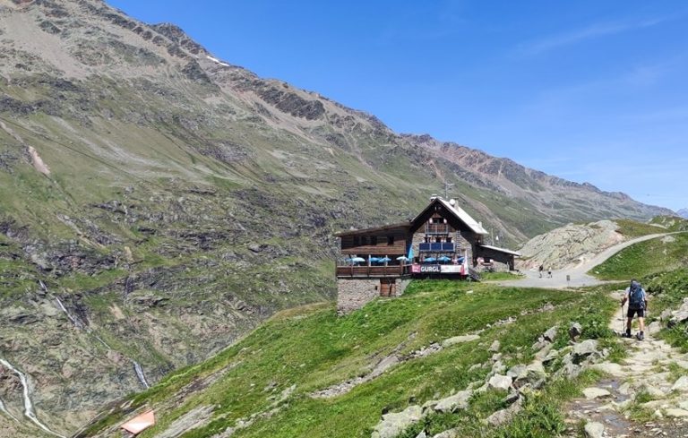 Im Ramolhaus auf 3006 m im Ötztal - Gipfelglück